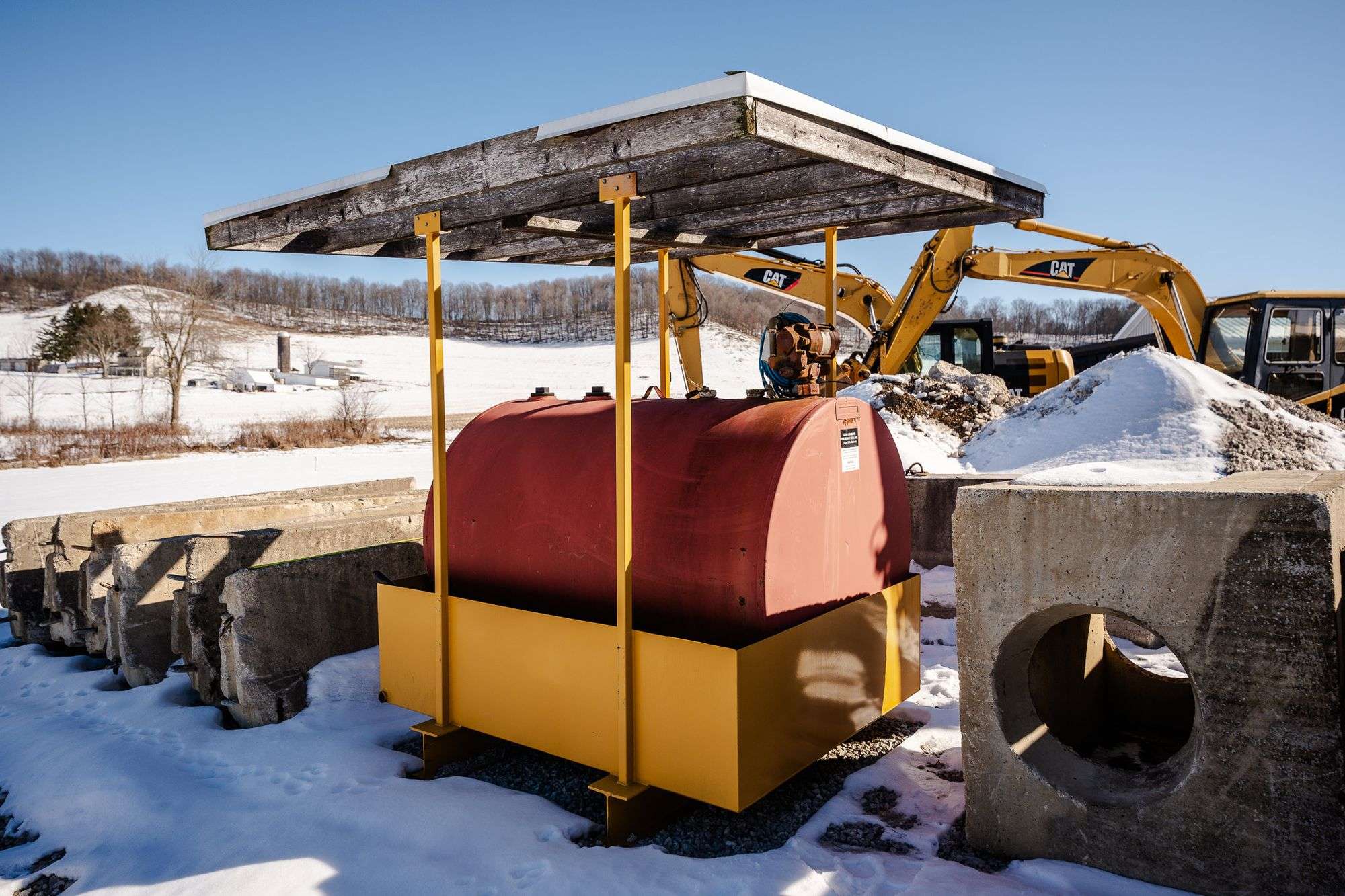 500 Gallon Fuel Tank in Steel Enclosure - Kaufman Realty & Auctions