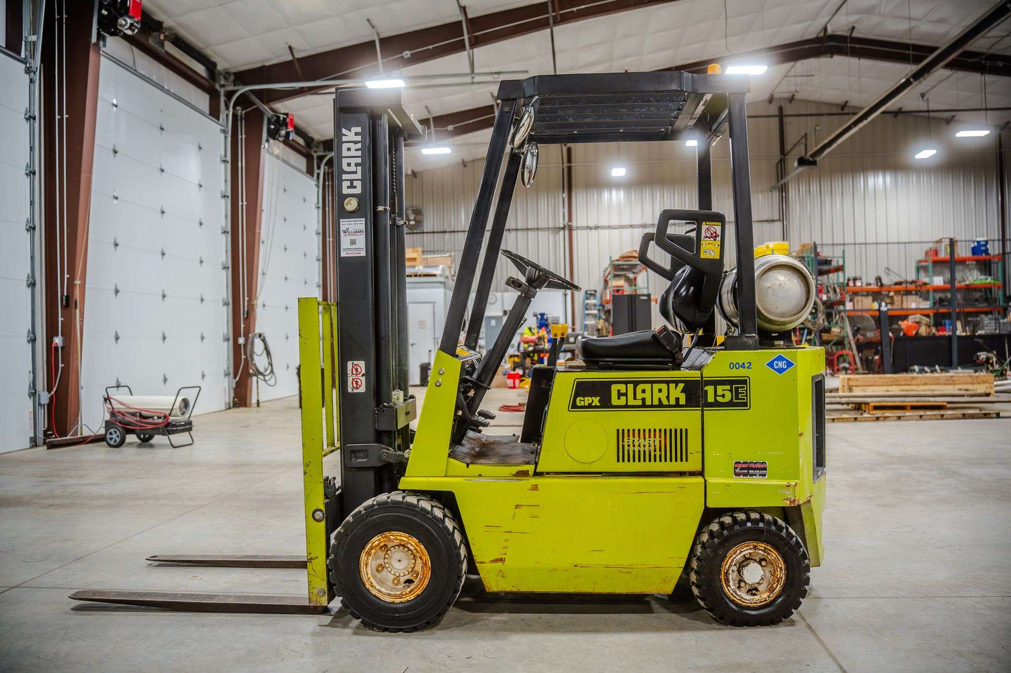 Clark 15E GPX Forklift, Propane - Kaufman Realty & Auctions