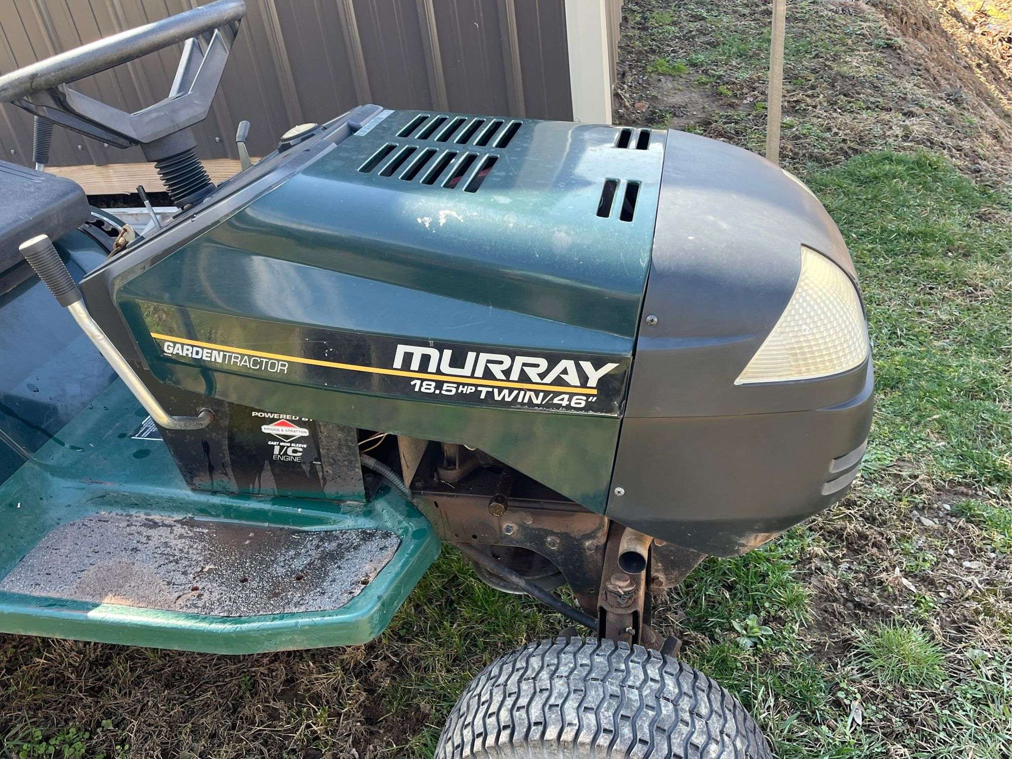 Murray Lawn Tractor - Kaufman Realty & Auctions