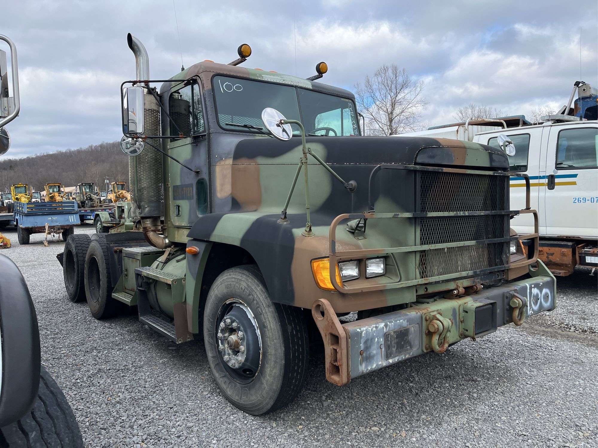 2001 Freight M915A4 Road Tractor Tandem Axle Vin# 1FUJCPBA22PJ98559 ...