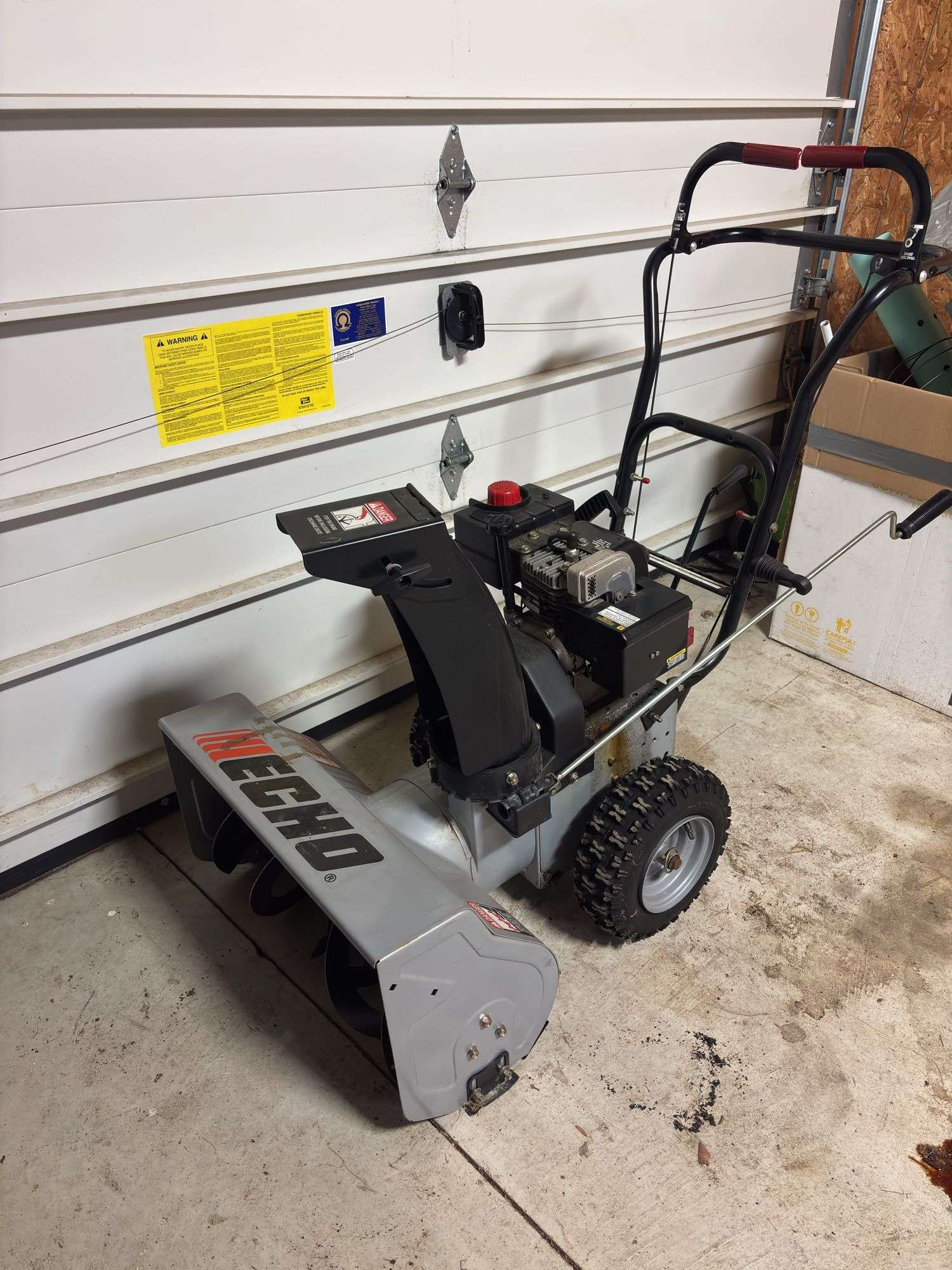 Echo Snowblower / Used Very Little - Kaufman Realty & Auctions