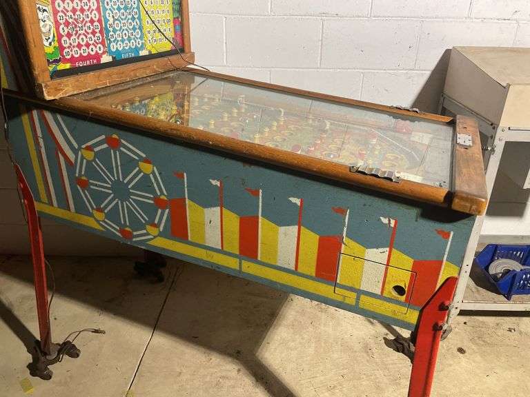 Bally pinball machine - Kaufman Realty & Auctions
