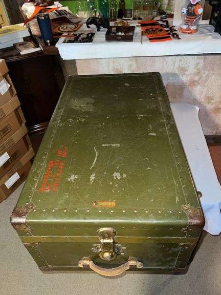 Army foot locker - Kaufman Realty & Auctions