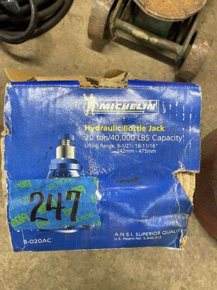 VINTAGE 20 TON BOTTLE NOSE JACK #200 - Kaufman Realty & Auctions