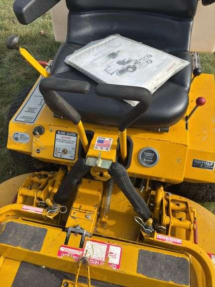 Walker Zero Turn Lawn Mower 42” / Only 645 Hrs !! , Model No. MCGHS , w ...