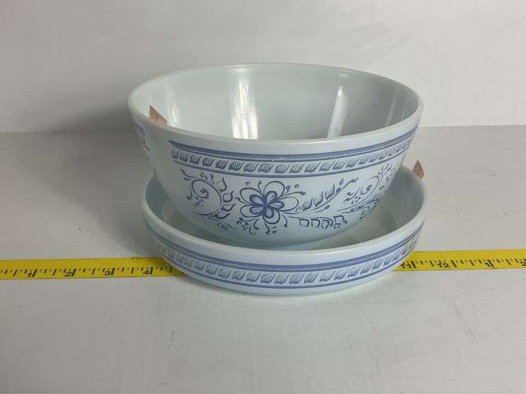 Pyrex Brittany Blue Mixing Bowl & Underplate - Kaufman Realty & Auctions
