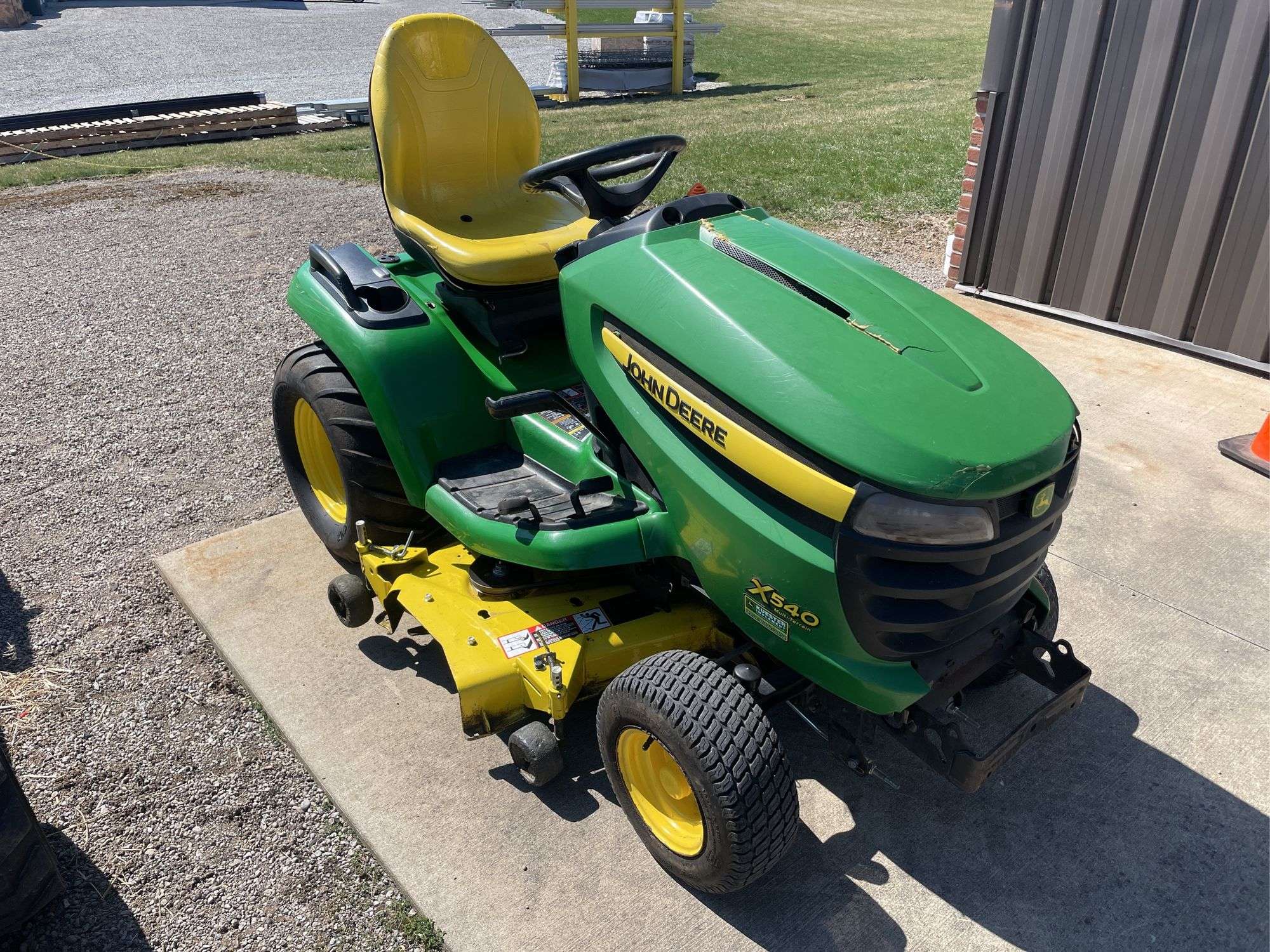 John Deere X540 multi-terrain Tractor - Kaufman Realty & Auctions