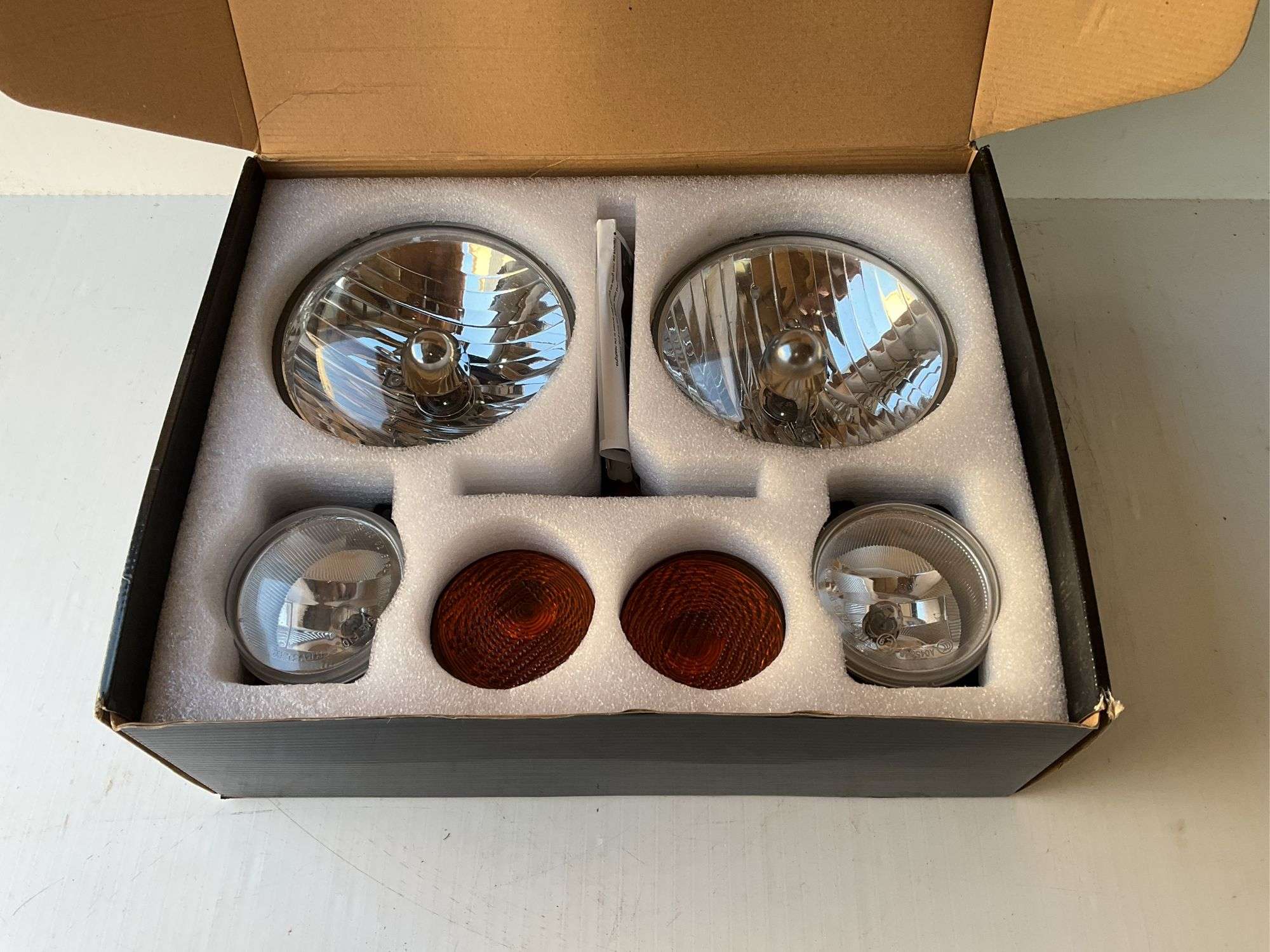 A Kride LED 7 Light System - Kaufman Realty & Auctions