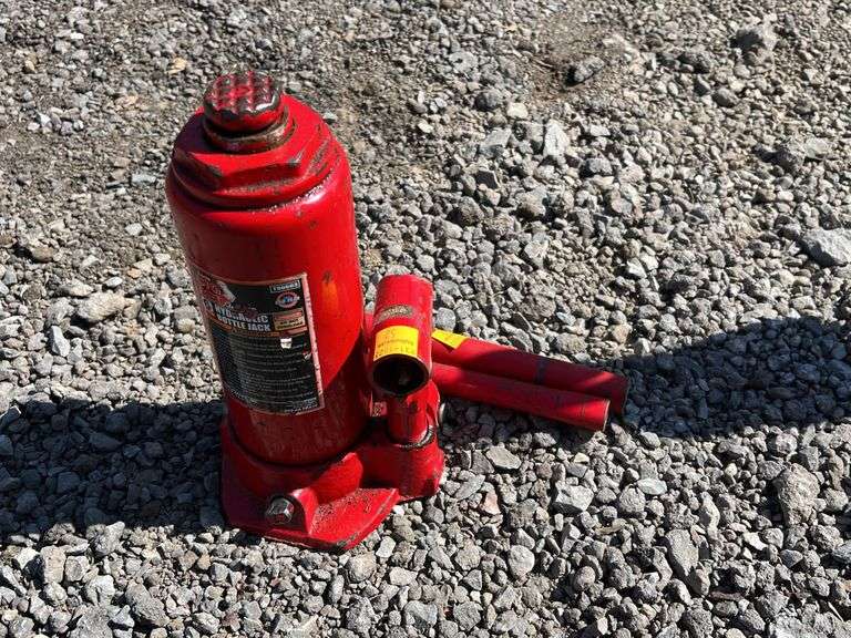 Big Red 6 Ton Hydraulic Jack - Kaufman Realty & Auctions