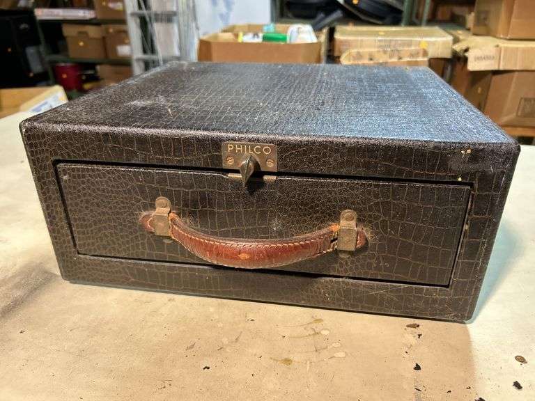 Philco portable record player - Kaufman Realty & Auctions