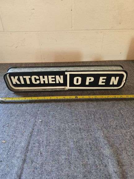 METAL KITCHEN OPEN/CLOSED SIGN - Kaufman Realty & Auctions