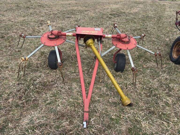 Sitrex 2GL -302 2 Basket Tedder , (Good Condition ) - Kaufman Realty ...