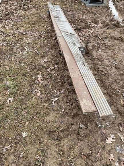 (Inv.37441) Trex Enhance G2 Grooved Decking - Kaufman Realty & Auctions