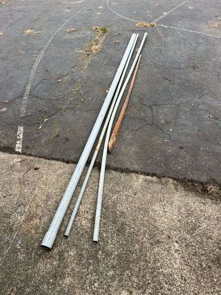 Misc conduit & pry bar - Kaufman Realty & Auctions