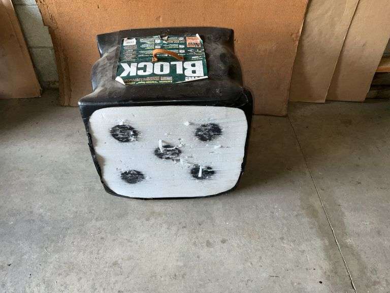 The Block bow target - Kaufman Realty & Auctions