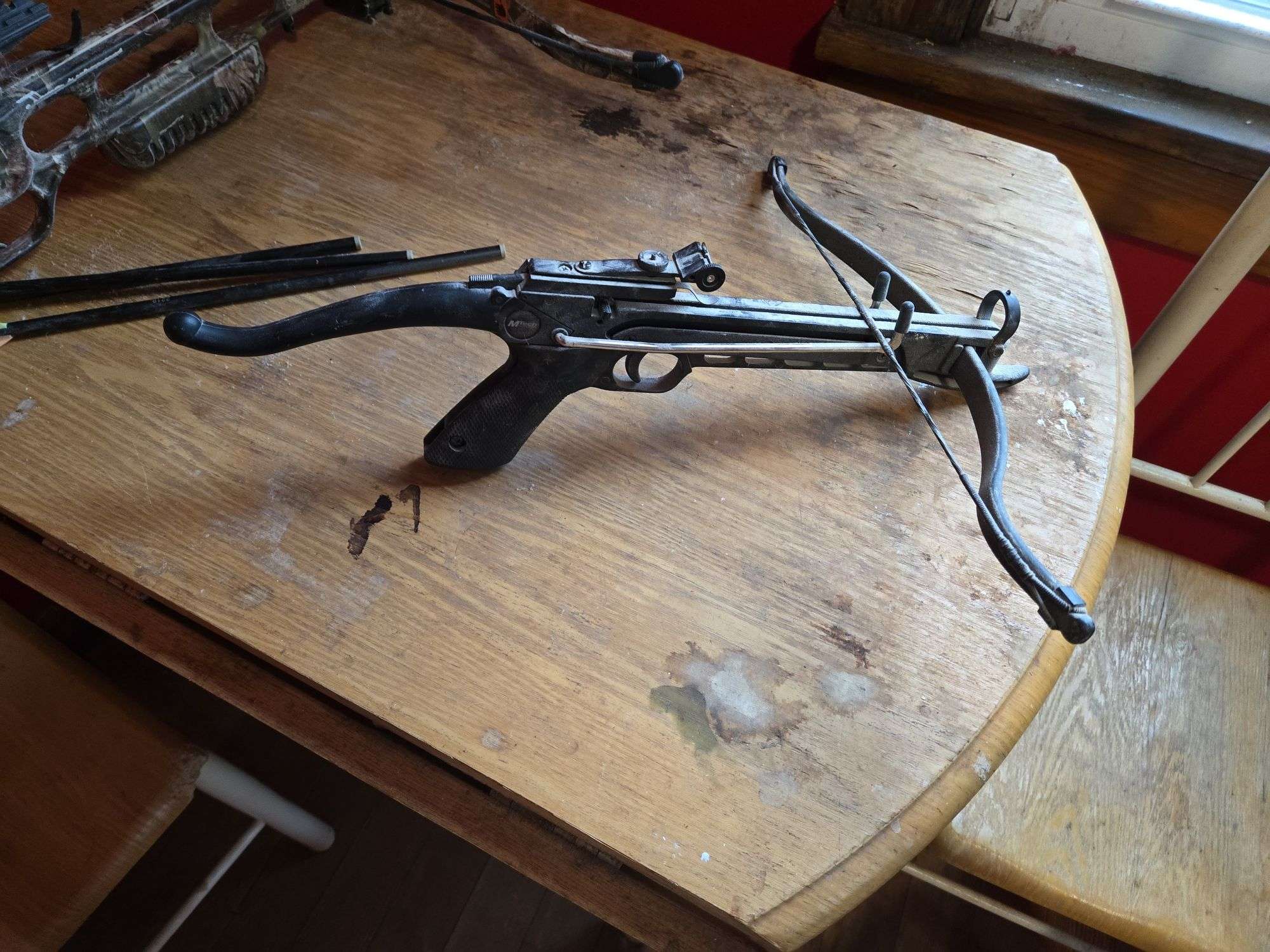 Center Point crossbow & Mtech pistol crossbow - Kaufman Realty & Auctions