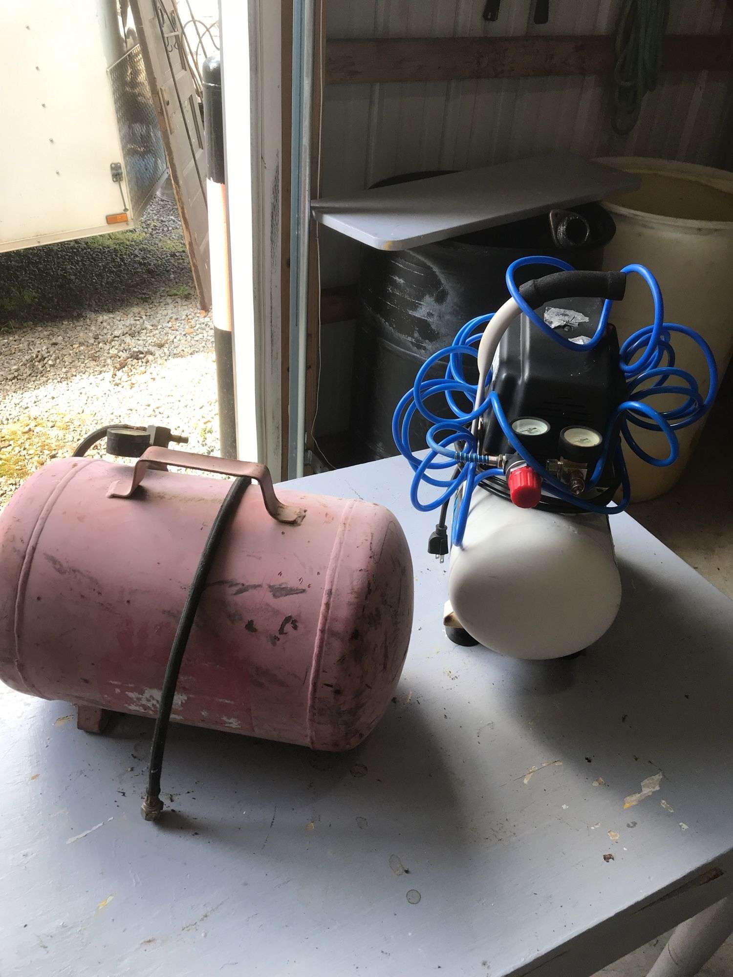 Air compressor and air tank - Kaufman Realty & Auctions