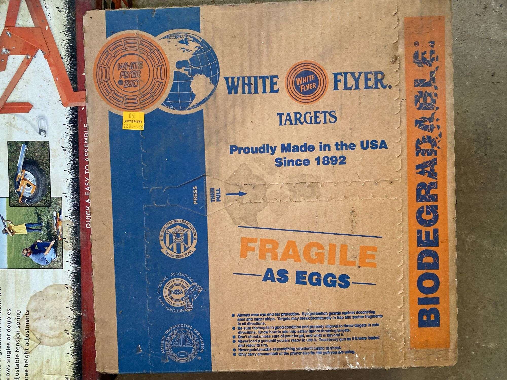 Claymaster Target Thrower and Clay Targets - Kaufman Realty & Auctions