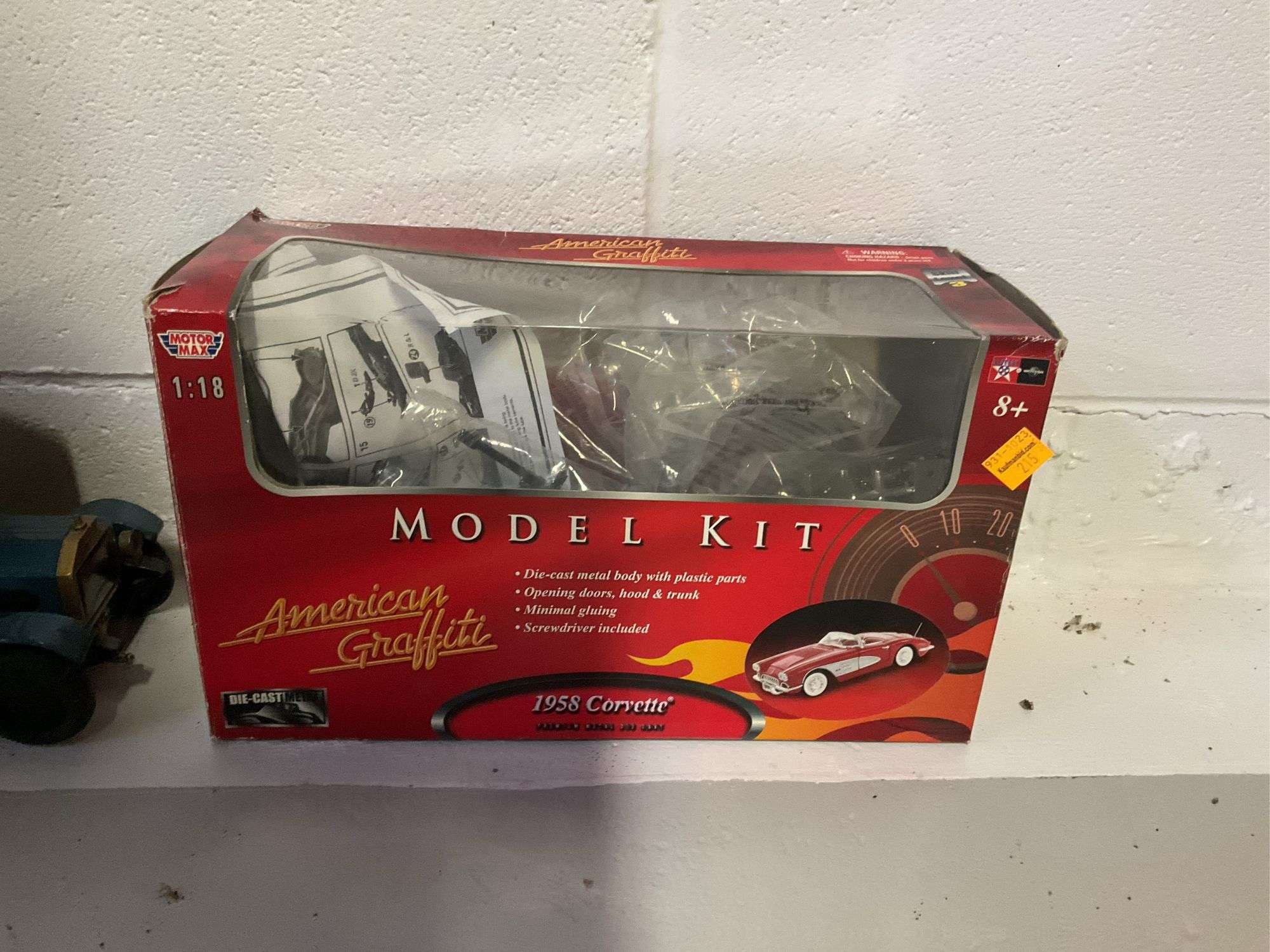 American Graffiti 1:18 Scale Model Kit, Vintage Autobus Toy Truck ...