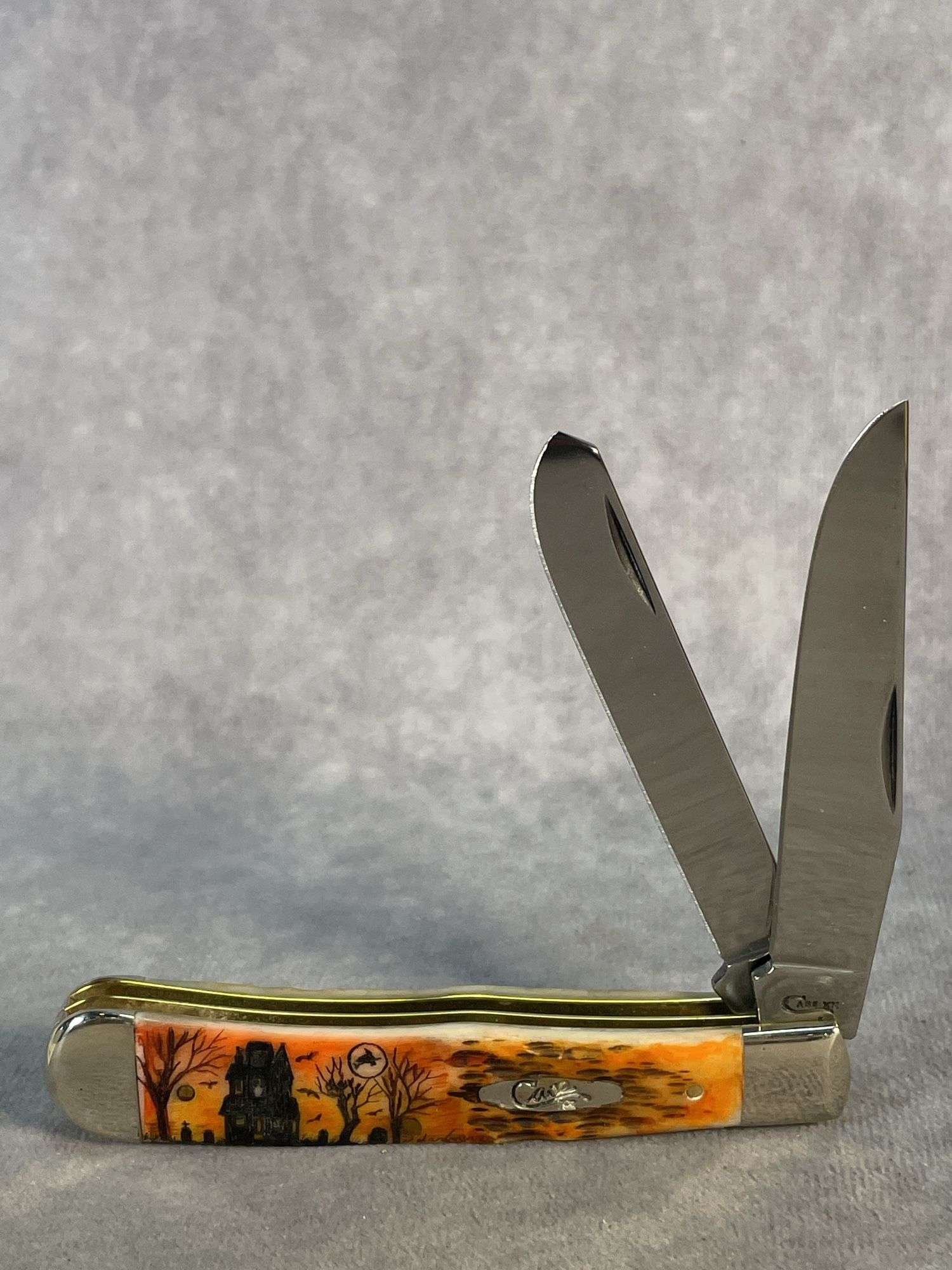 2020 CASE XX TRAPPER W/HALLOWEEN SCRIMSHAW BY GARY HARBOUR 6254 CV ...