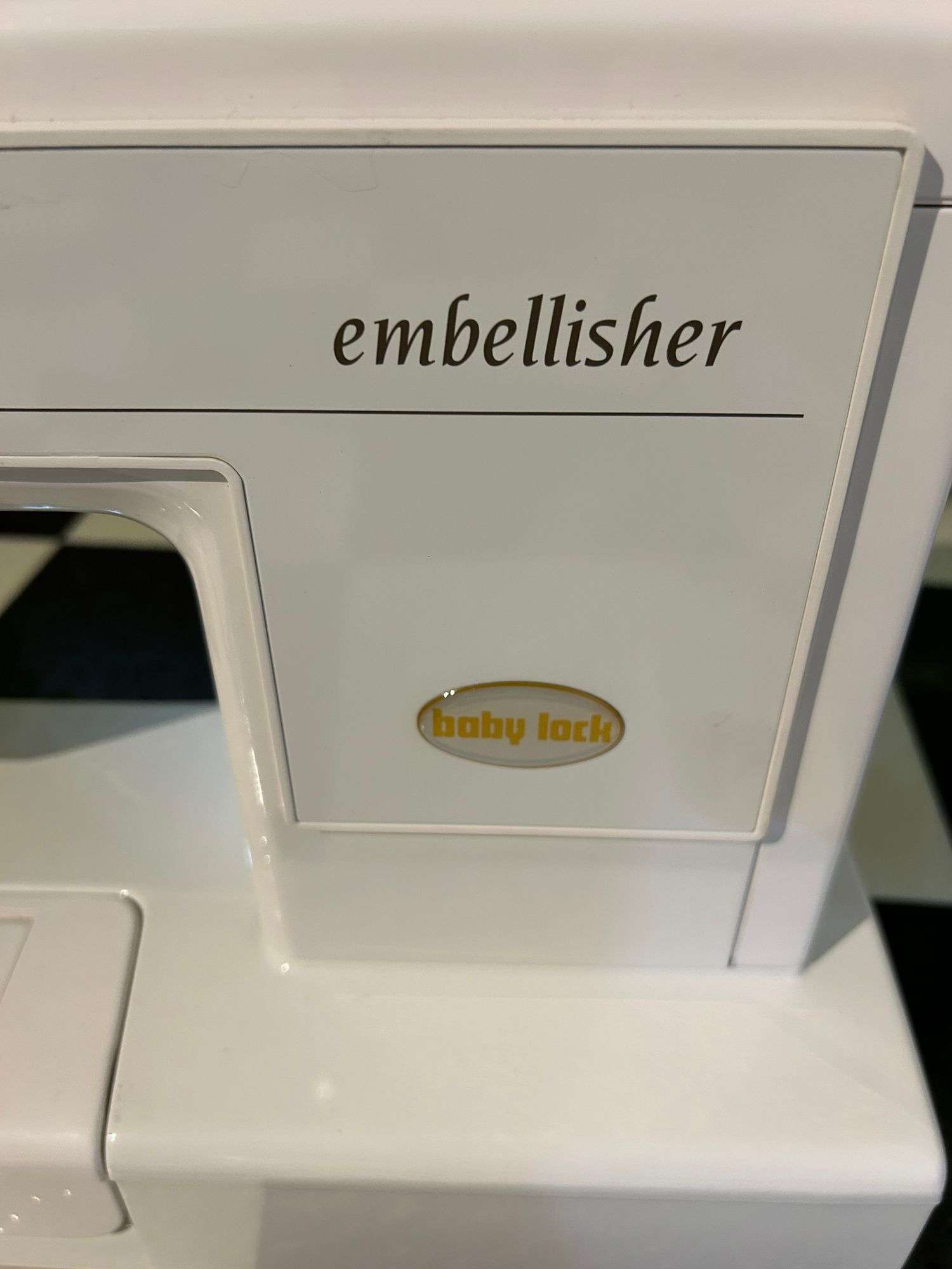 Baby Lock Embellisher - Kaufman Realty & Auctions