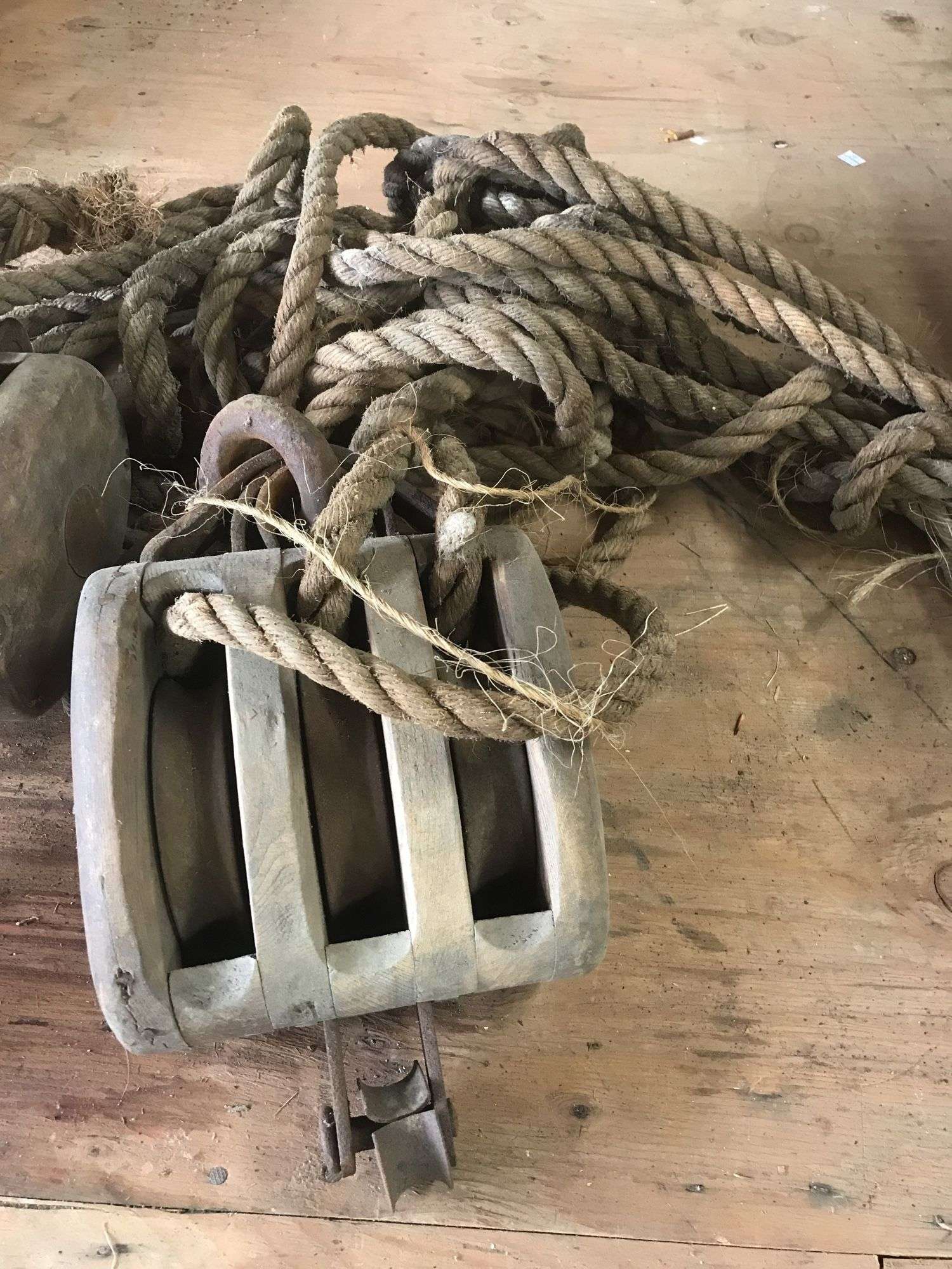 Antique large wooden pulleys and rope - Kaufman Realty & Auctions