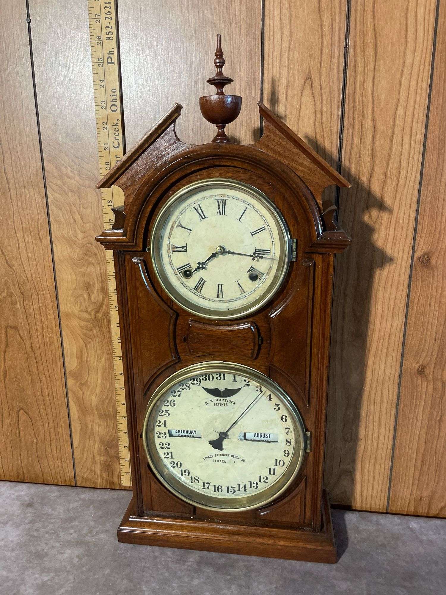 Ithaca calendar mantel clock - Kaufman Realty & Auctions