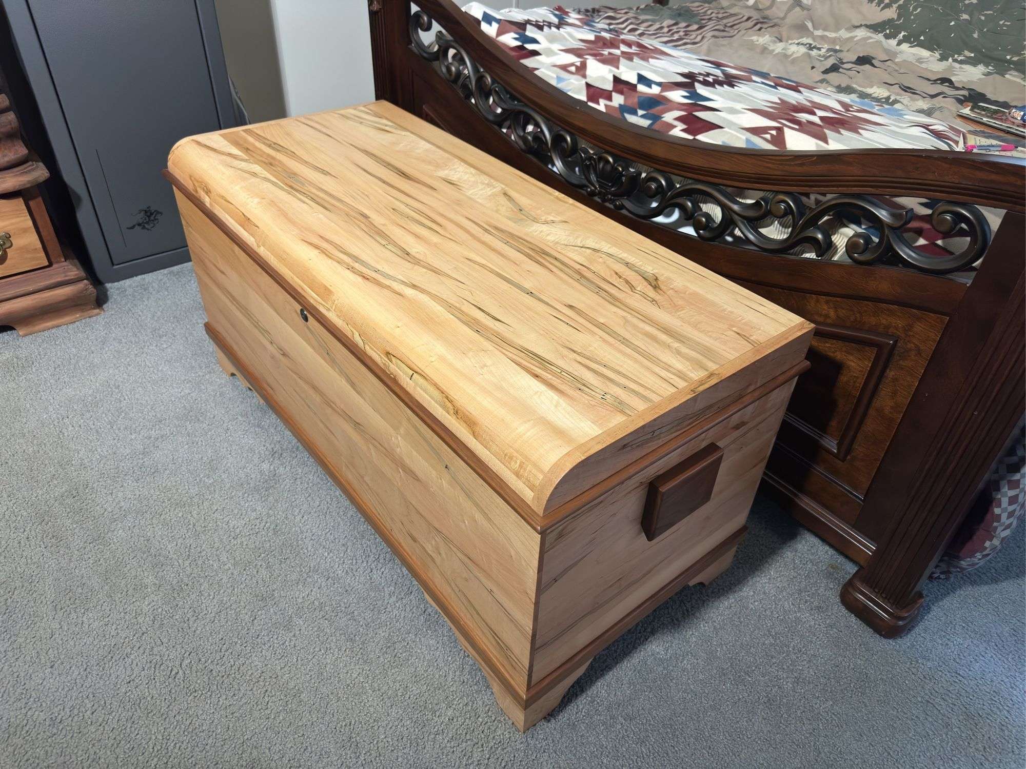 Storage chest w/ cedar base - 45x20x21 - Kaufman Realty & Auctions