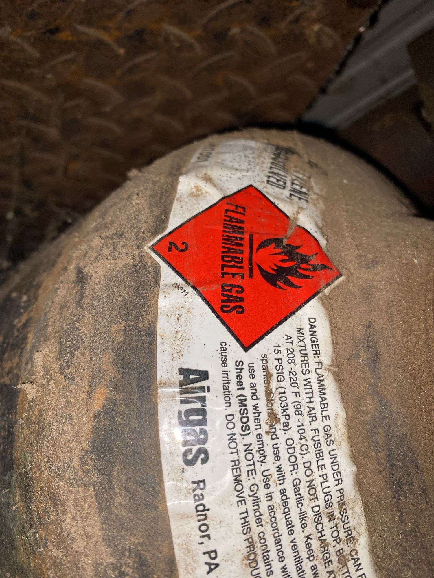 3 Acetylene Tanks, 1 Carbon Dioxide Tank - Kaufman Realty & Auctions