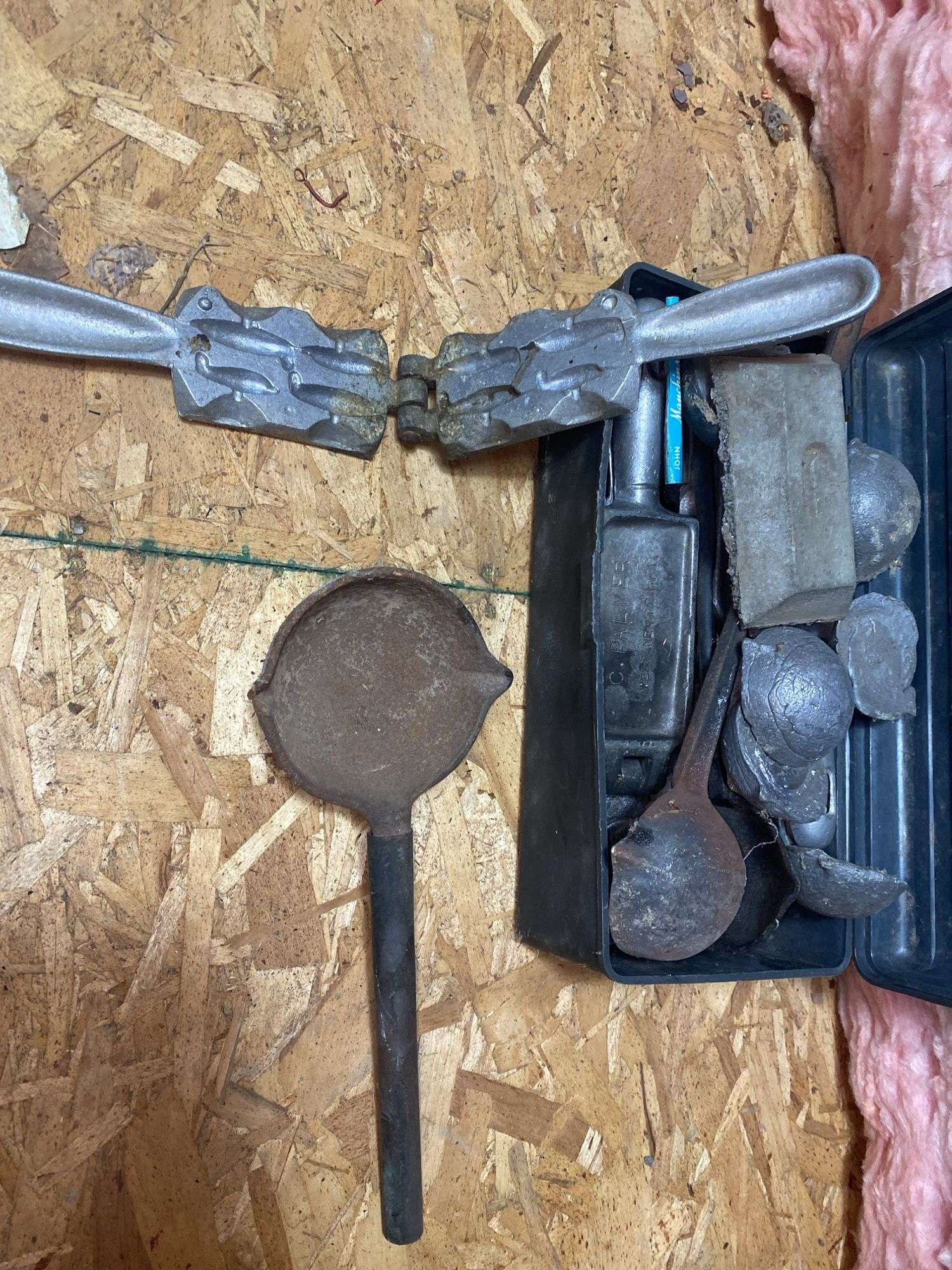 Moulds and Metal Casting Kit - Kaufman Realty & Auctions