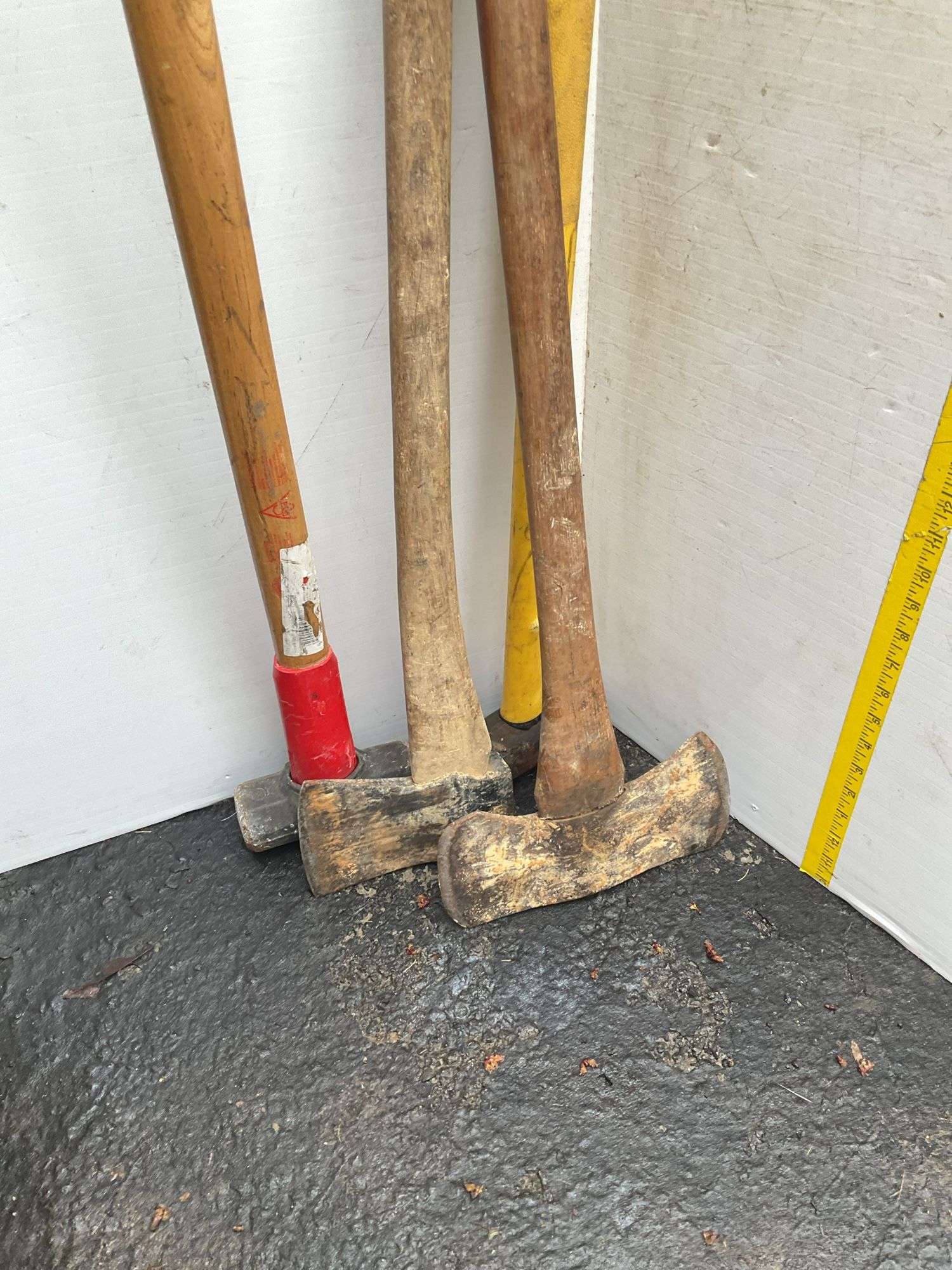 Axes, Sledge Hammers - Kaufman Realty & Auctions
