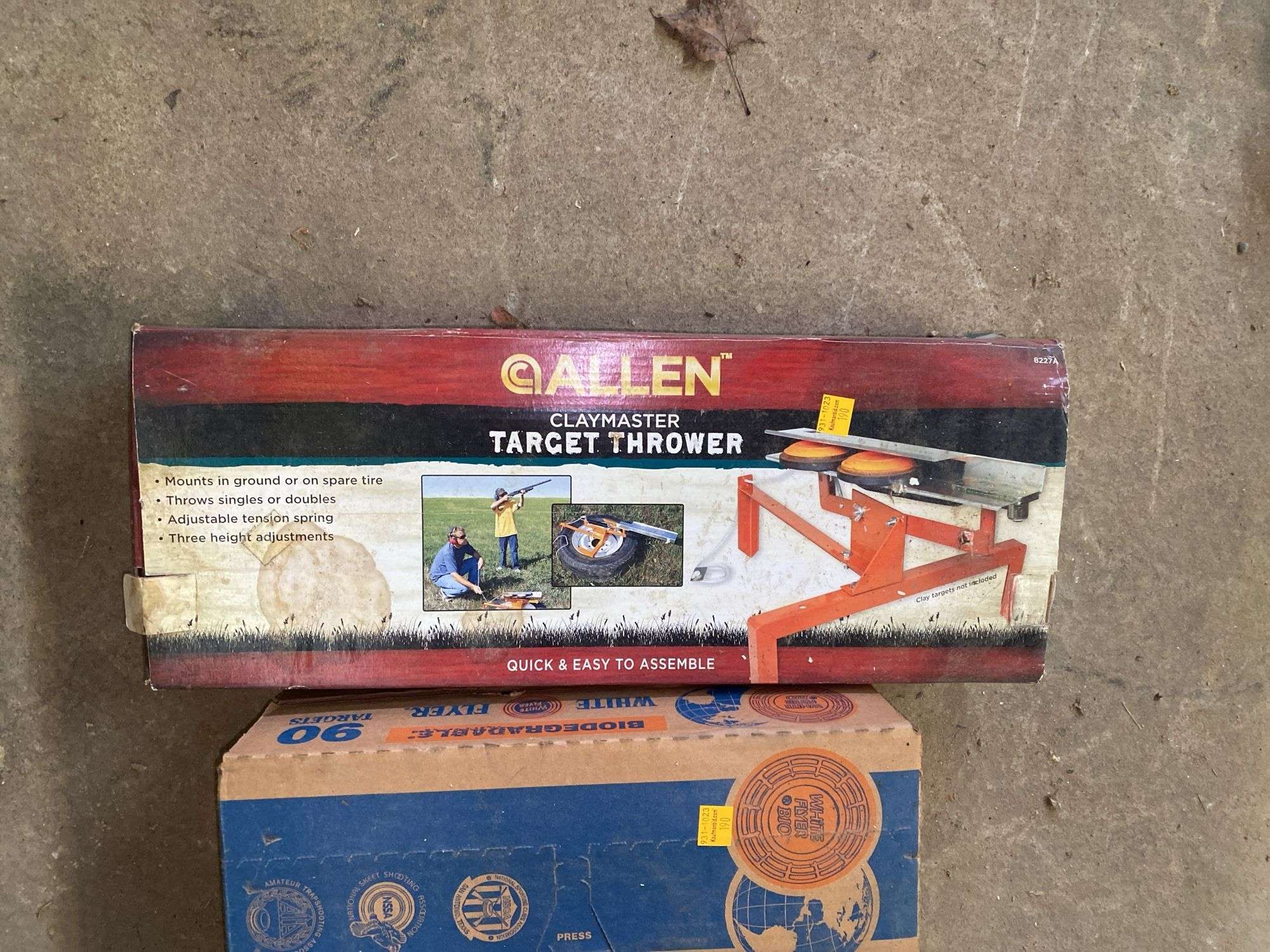 Claymaster Target Thrower and Clay Targets - Kaufman Realty & Auctions