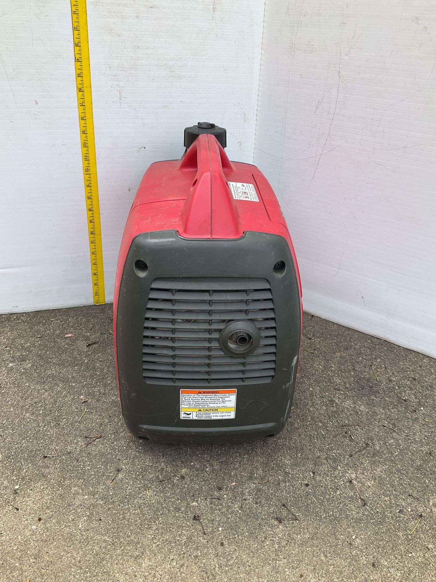 Honda EU2000i Inverter Generator - Kaufman Realty & Auctions