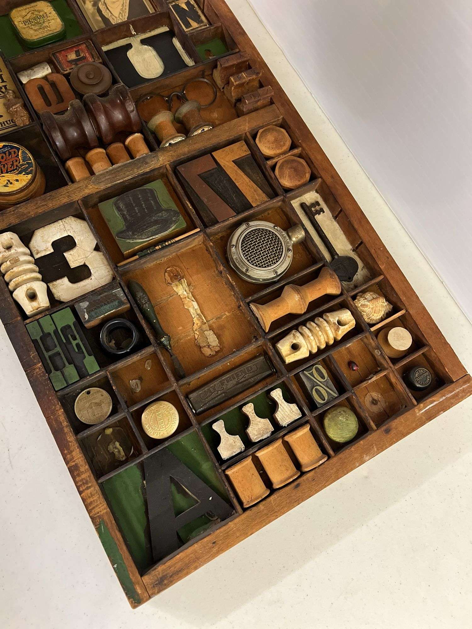 Vintage letter press tray & trinkets - Kaufman Realty & Auctions