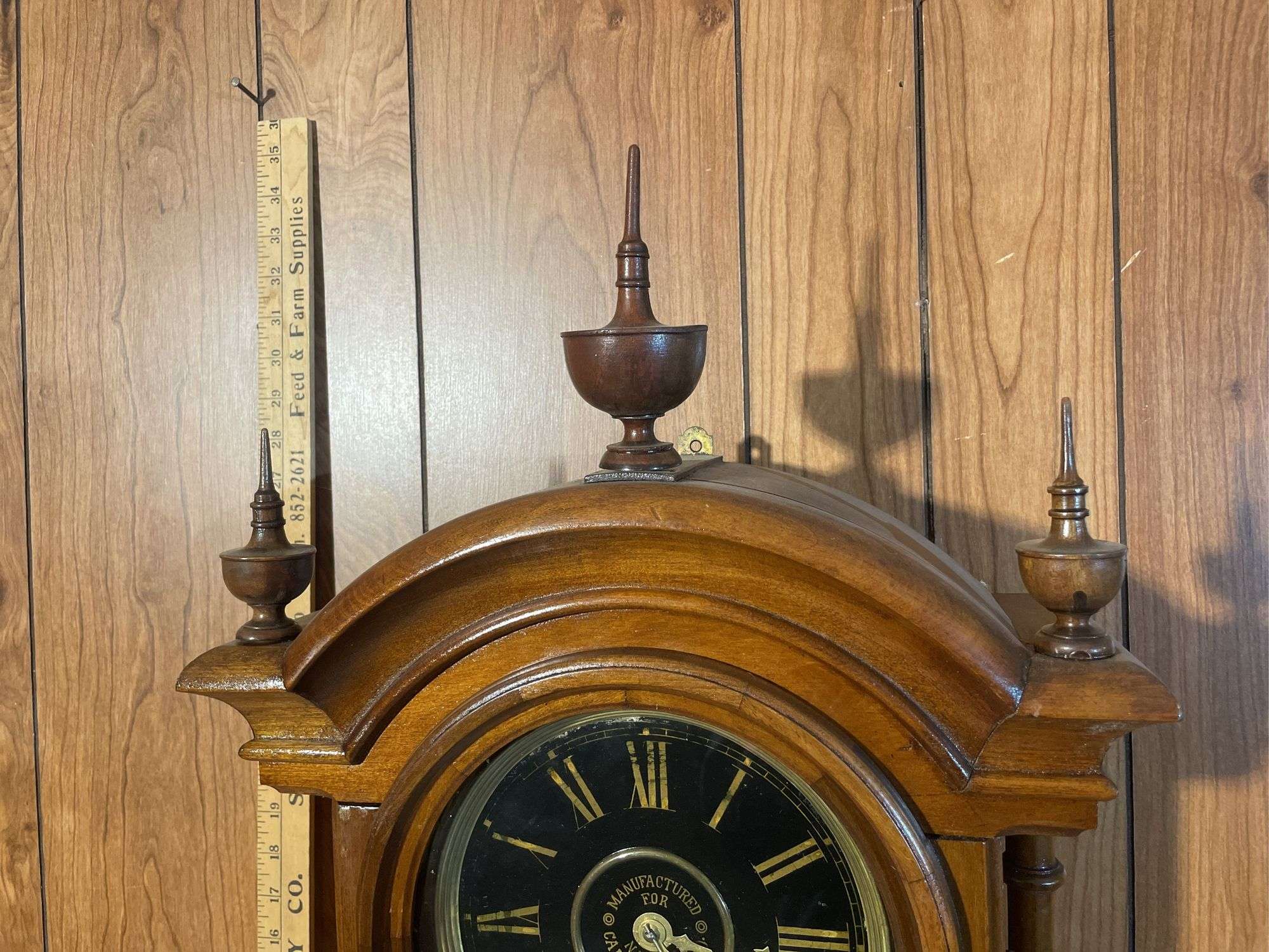 New Haven mantel clock - Circ 1875 - Kaufman Realty & Auctions