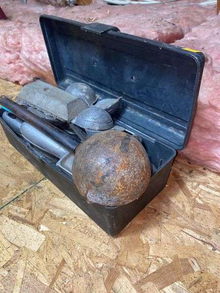 Moulds and Metal Casting Kit - Kaufman Realty & Auctions