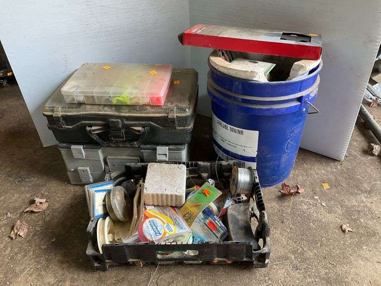 Fishing Supplies - Kaufman Realty & Auctions