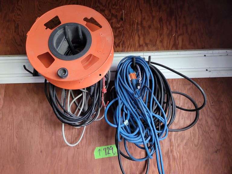 ASSORTED CORDS, REEL, BUNGEE CORDS - Kaufman Realty & Auctions