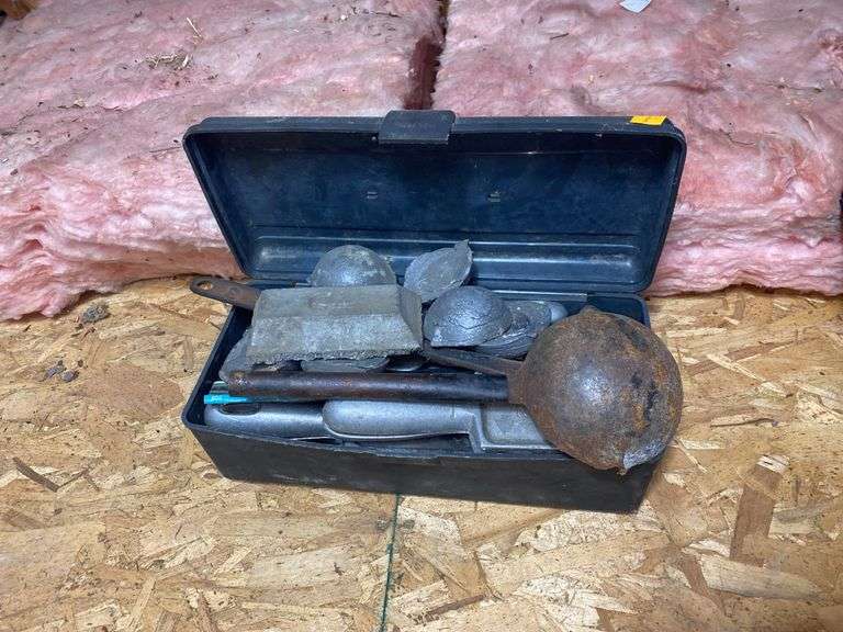Moulds and Metal Casting Kit - Kaufman Realty & Auctions