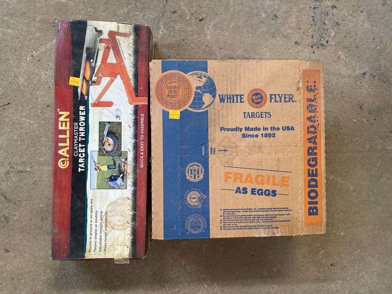 Claymaster Target Thrower and Clay Targets - Kaufman Realty & Auctions
