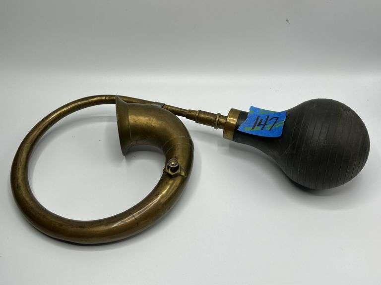 VINTAGE CAR HORN - Kaufman Realty & Auctions