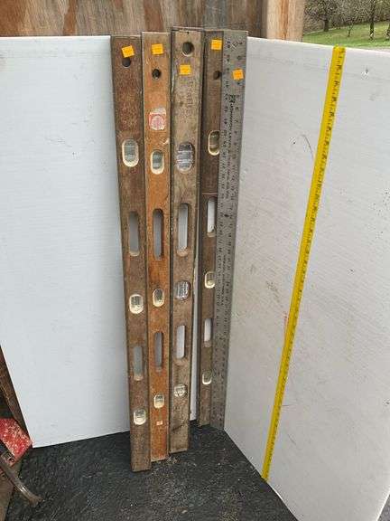 4 Wooden Levels, Square - Kaufman Realty & Auctions