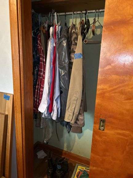 JACKETS, DRESS SHIRTS, BELTS, JEANS, AND MORE - Kaufman Realty & Auctions
