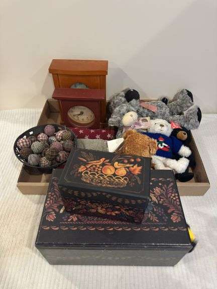 DECOR, ORGANIZER BOXES, TEDDY BEARS, CLOCKS - Kaufman Realty & Auctions