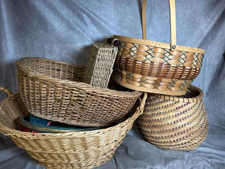 ASSORTED BASKETS -1 PHYL’S BASKET - Kaufman Realty & Auctions