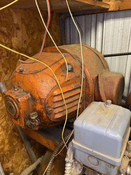 Westinghouse 2YC Air Compressor - Kaufman Realty & Auctions