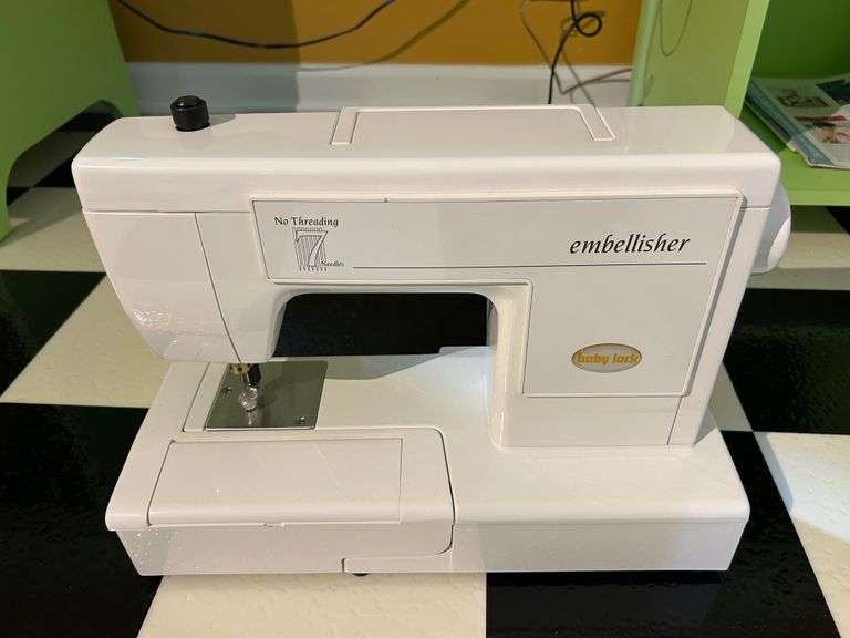 Baby Lock Embellisher - Kaufman Realty & Auctions