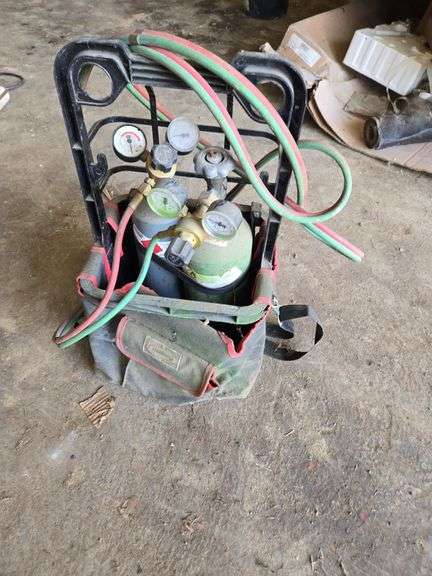 Acetylene tanks & hoses - Kaufman Realty & Auctions