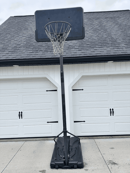 LIFETIME Basketball Hoop - Kaufman Realty & Auctions