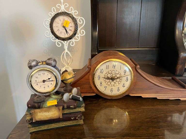 3 Clocks - Kaufman Realty & Auctions